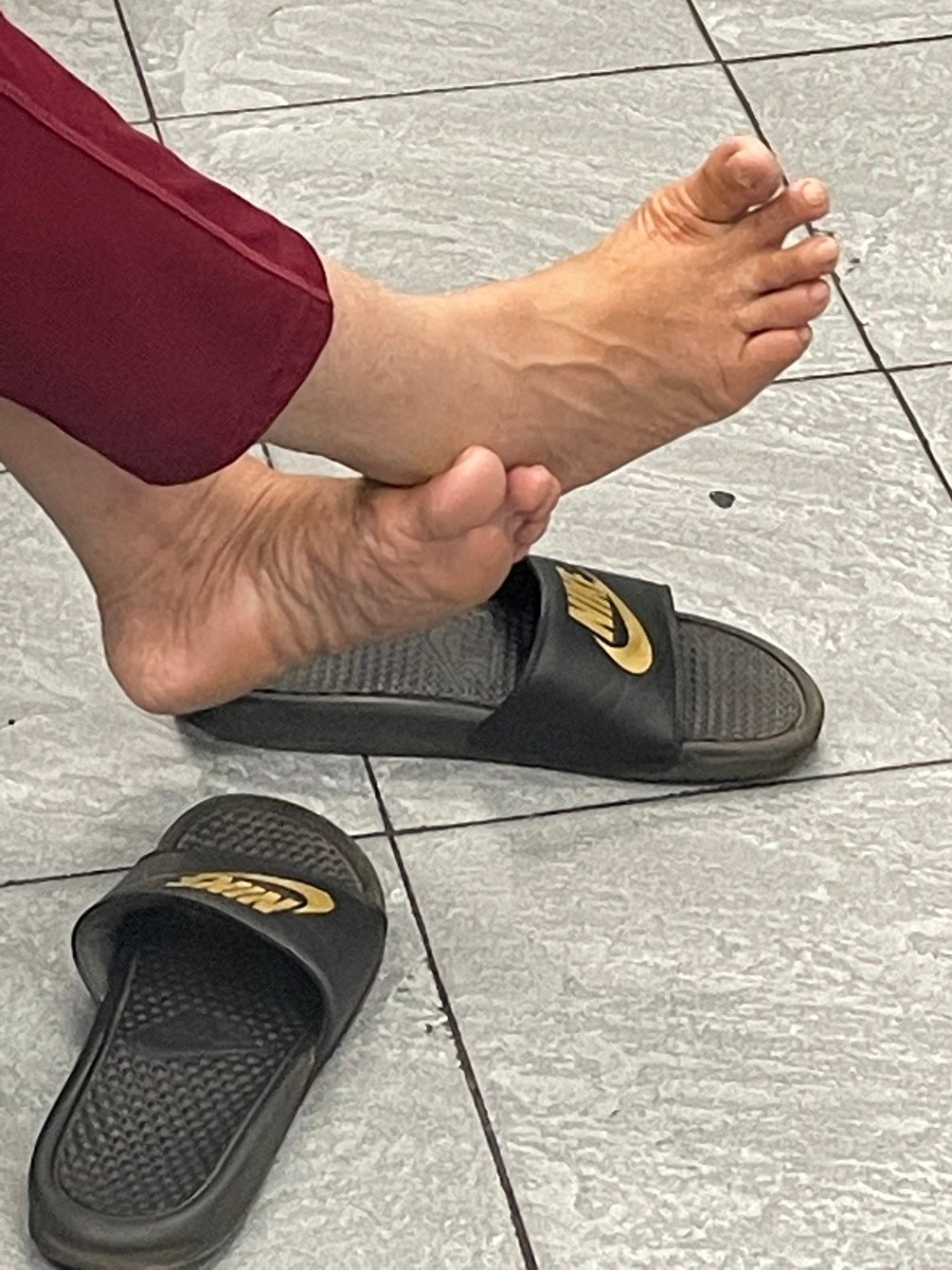 Double Hispanic Candid Laundromat SHOEPLAY