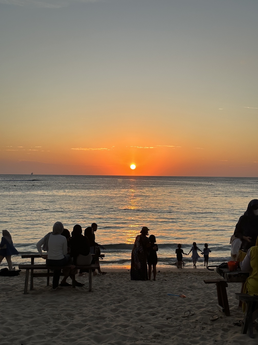 Beautiful sunset, High Quality Sunset Beach Photo for Wall Art ...