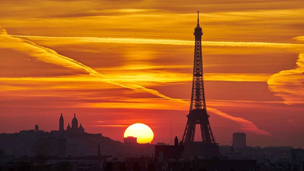 Sunrise in Paris with Eiffel tower & Montmartre Sacre Coeur