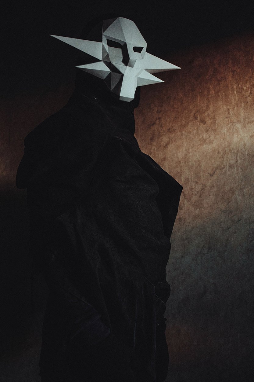 Make your own Spiky Mask