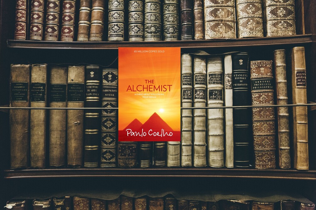 Best Critical Summary of E-Book of "The Alchemist"- By Paulo Coelho